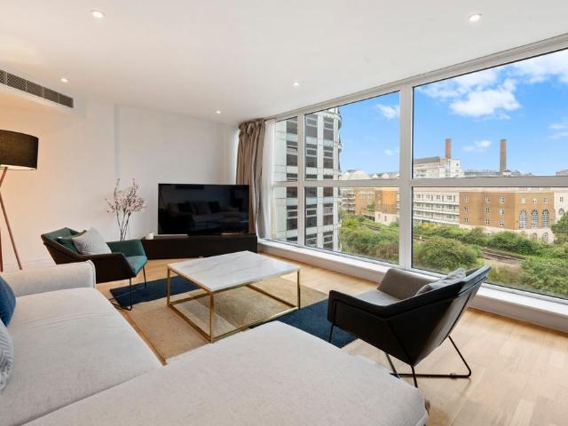 Harbour Reach, The Boulevard. 2 bed flat to rent £5,200 pcm £1,200 pw