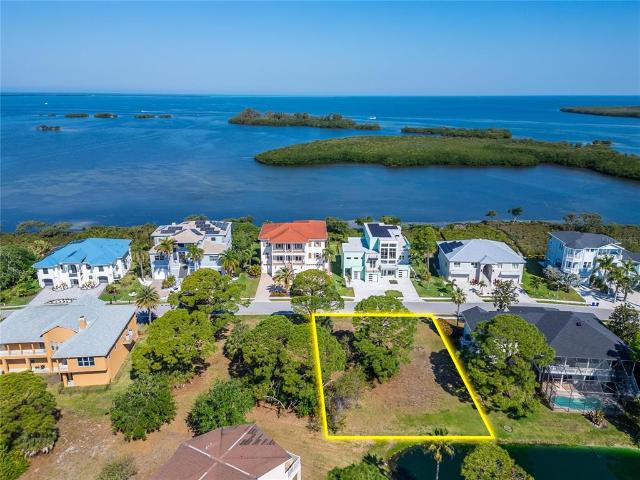 Harbour Watch Cir, Tarpon Springs, FL 34689 | MLS #TB8492 | Compass
