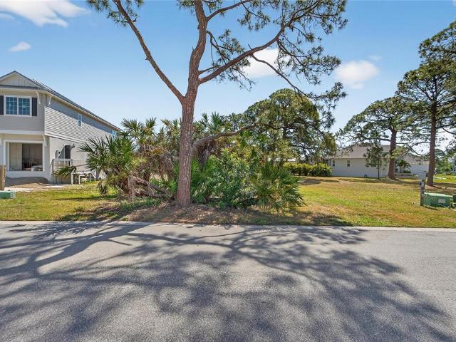 Harbour Watch Dr, Tarpon Springs, FL 34689 | MLS #TB8491