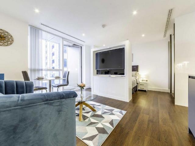 Harbour Way, London E14 Studio to rent £2,150 pcm £496 pw