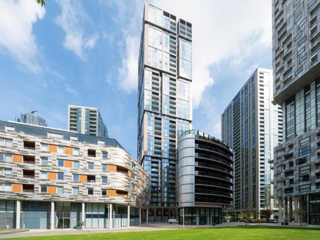 Harbour Way, London E14 1 bed flat to rent £3,000 pcm £692 pw
