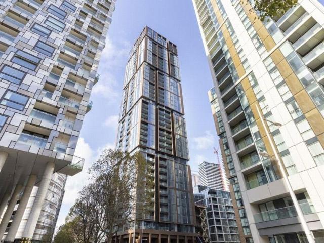 Harbour Way, Maine Tower E14, 2 bed flat to rent, £3,200 pcm | PrimeLocation