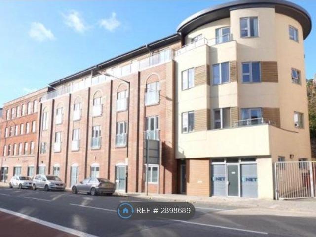 Harbours Edge, Bristol BS8, 2 bed flat to rent, £1,495 pcm | PrimeLocation