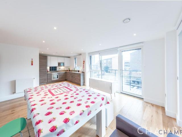 Harbourside Court, Gullivers Walk SE8, 2 bed flat to rent, £2,427 pcm | PrimeLocation