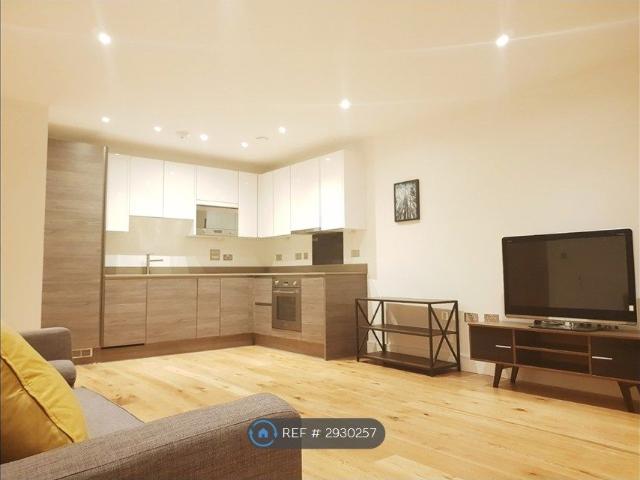 Harbourside Court, London SE8, 1 bed flat to rent, £1,900 pcm | PrimeLocation