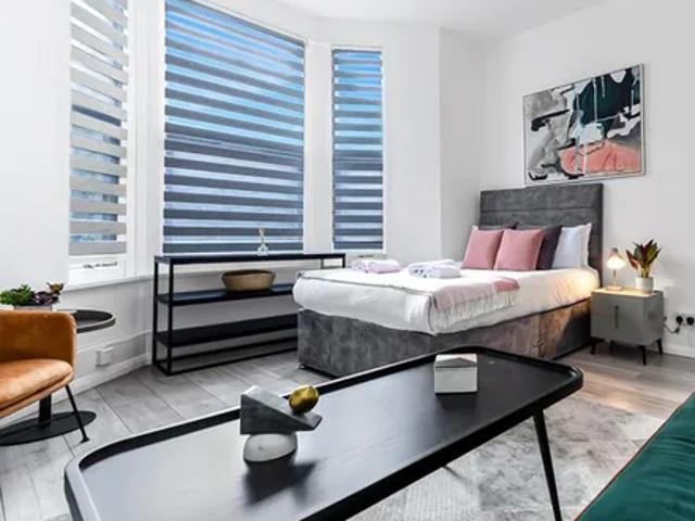 Harbut Road, London, SW11 2DB, United Kingdom | 2 bed apartment for rent #135670456 | Rentberry