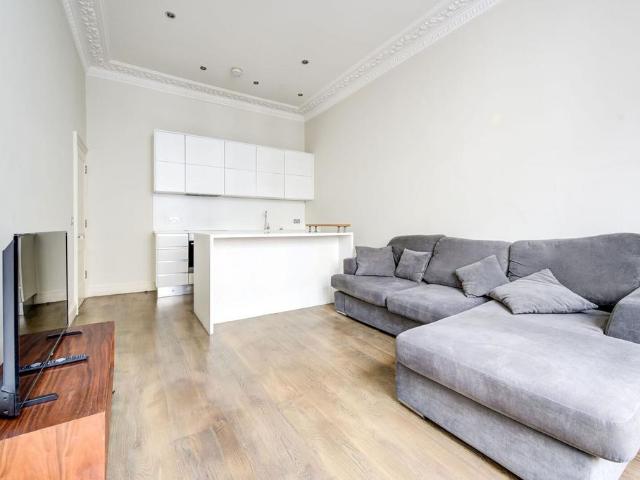 Harcourt Terrace, Chelsea, London, SW10 2 bed maisonette to rent £5,634 pcm £1,300 pw