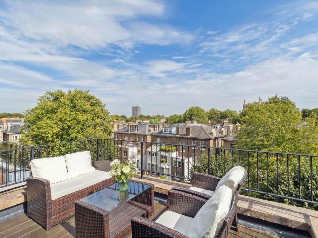 Harcourt Terrace, London SW10. 2 bed flat to rent £6,500 pcm £1,500 pw