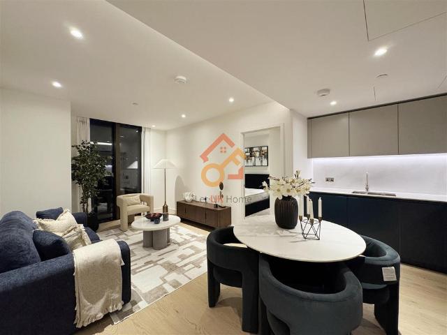 Harcourt Tower, 67 Marsh Wall, London. 2 bed flat to rent £3,800 pcm £877 pw