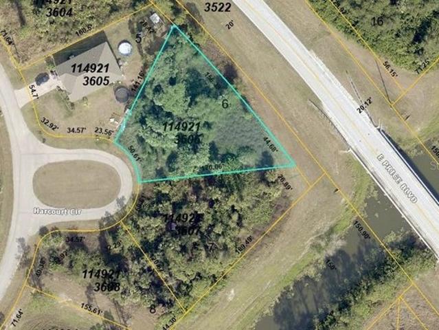 Harcourt Cir, North Port, FL 34288