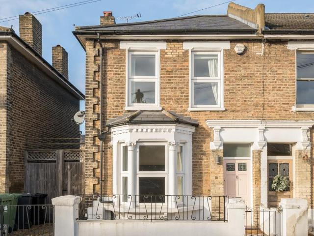 Harcourt Road London SE4 3 bed semi detached house to rent £3,000 pcm £692 pw