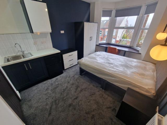Harcourt Street, Luton, Bedfordshire LU1, Studio to rent, £700 pcm | PrimeLocation