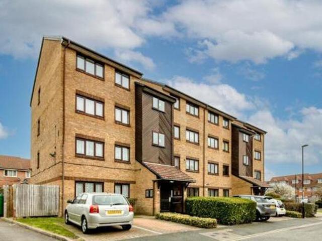 Hardcastle Close, Croydon, 2 Bedroom Flat