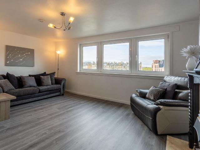 Harden Place, Merchiston, Edinburgh EH11, 3 bed flat to rent, £1,850 pcm | PrimeLocation