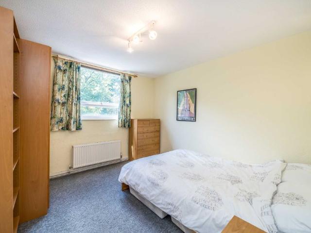 Hardel Walk, London, SW2, London