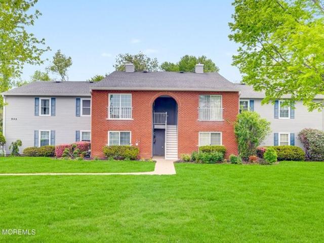 Harding Rd Apt,freehold, Condo For Sale