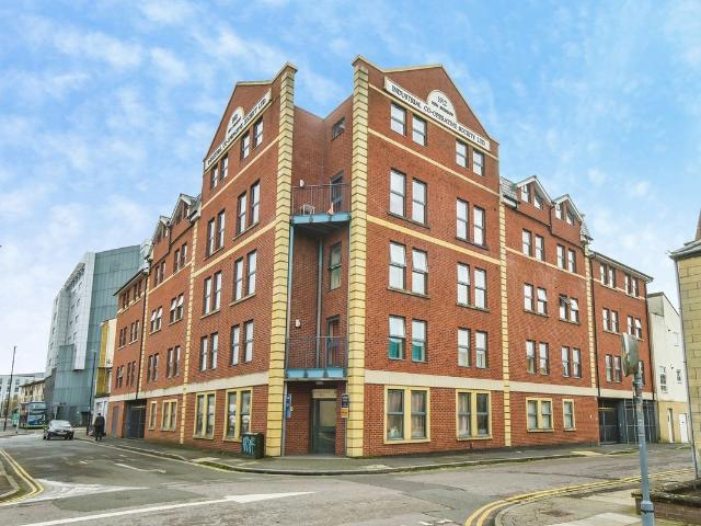 Harding Street, Swindon, Wiltshire SN1, 2 bed flat to rent, £900 pcm | PrimeLocation