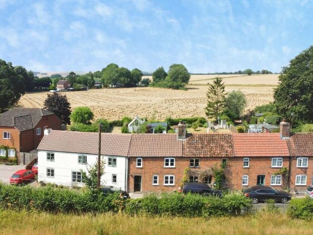 Harding Terrace, Hilcott SN9, 3 bed terraced house to rent, £1,300 pcm | PrimeLocation