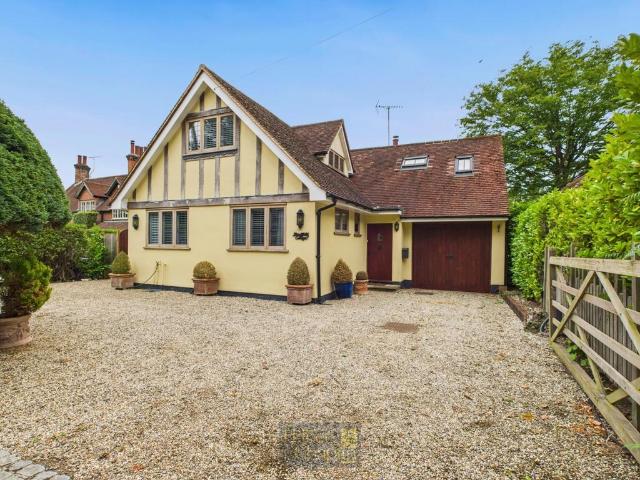 Hardings Lane, Ingatestone, Essex, CM4 4 bed detached house to rent £3,950 pcm £912 pw