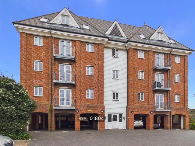 Hardie's Point, Colchester CO2, 2 bed flat to rent, £1,100 pcm | PrimeLocation