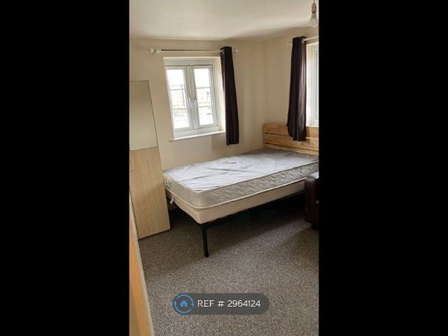 Hardie's Point, Colchester CO2, 2 bed flat to rent, £1,200 pcm | PrimeLocation
