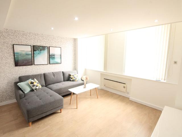 Hardman Street, Liverpool L1, 3 bed flat to rent, £1,325 pcm | PrimeLocation