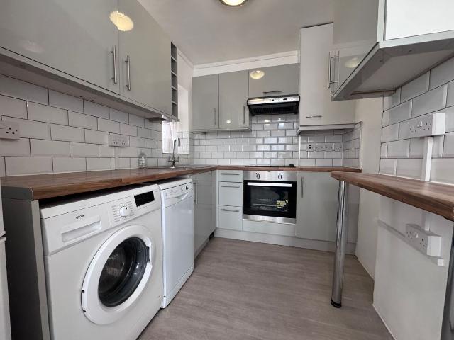 Hardwick Close, Stanmore HA7, 1 bed flat to rent, £1,450 pcm | PrimeLocation
