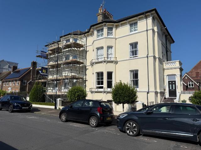 Hardwick Road, Eastbourne BN21, 2 bed flat to rent, £1,250 pcm | PrimeLocation