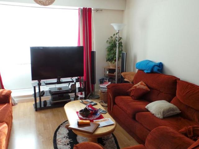 Hardwicke Street, Barking IG11 3 bed flat to rent £1,900 pcm £438 pw