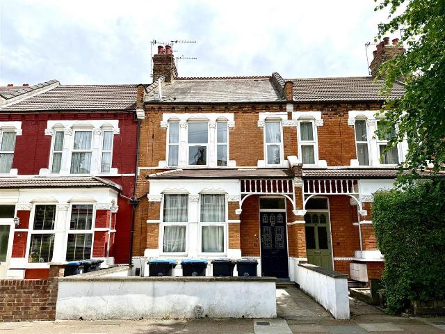 Hardwicke Road, London N13, 2 bed flat to rent, £1,900 pcm | PrimeLocation