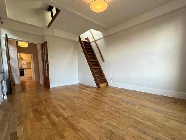 Hardwicke Road, Palmers Green, Studio Apartment For
