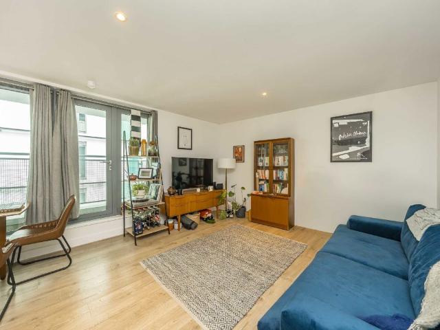 Hardwicks Square, Wandsworth SW18, 2 bed flat to rent, £2,550 pcm | PrimeLocation