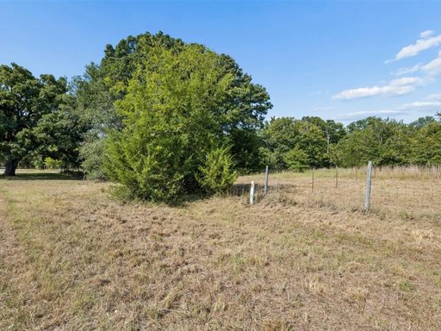Hare Ln, Greenville, TX 75402