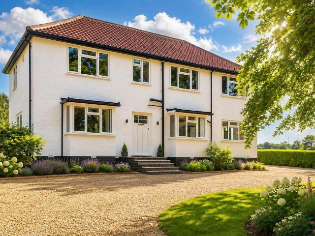 Hare Park, Six Mile Bottom CB8 4 bed detached house to rent £2,750 pcm £635 pw