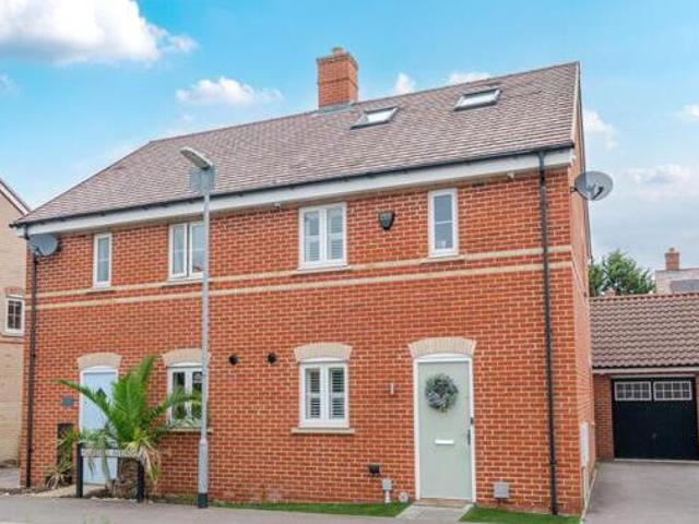 Harebell Avenue, Stotfold, 4 Bedroom Semi detached