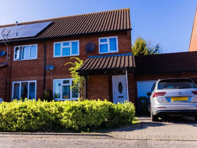 Harebell Close, Walnut Tree, Milton Keynes MK7, 3 bed semi detached house to rent, £1,500 pcm | PrimeLocation