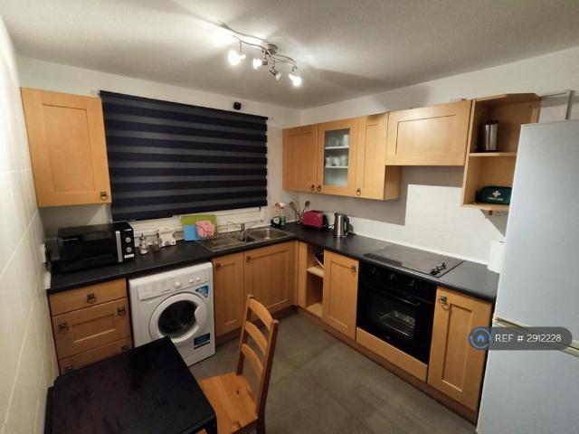 Harefield Road, Northampton, NN3 3 bed terraced house to rent £1,310 pcm £302 pw
