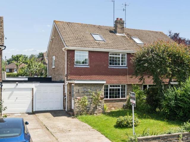 Harefield Road, Rickmansworth WD3 3 bed semi detached house to rent £2,650 pcm £612 pw