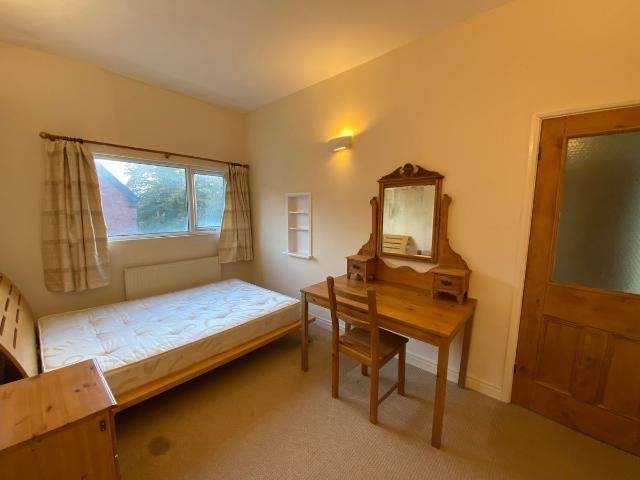 Harehills Lane, Roundhay, Leeds LS8, Room to rent, £450 pcm | PrimeLocation