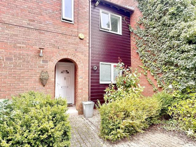 Haresfield Close, Redditch B97, 1 bed flat to rent, £825 pcm | PrimeLocation