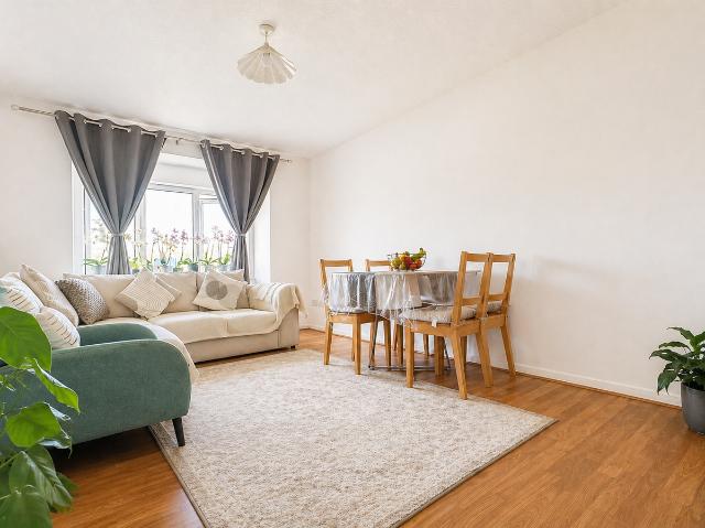 Harewood Terrace, Southall UB2, 1 bed flat to rent, £1,250 pcm | PrimeLocation