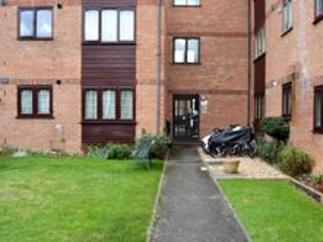 Harewood Terrace, Southall UB2, Studio to rent, £1,250 pcm | PrimeLocation