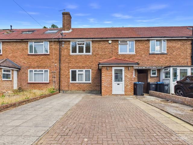 Harewood Gardens, South Croydon CR2, 4 bed terraced house to rent, £2,600 pcm | PrimeLocation