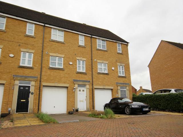 Hargate Way, Hampton Hargate, Peterborough PE7, 3 bed town house to rent, £1,350 pcm | PrimeLocation
