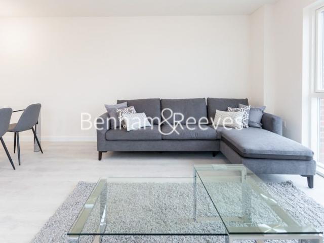 Hargrave Drive, Harrow HA1, 2 bed flat to rent, £2,000 pcm | PrimeLocation
