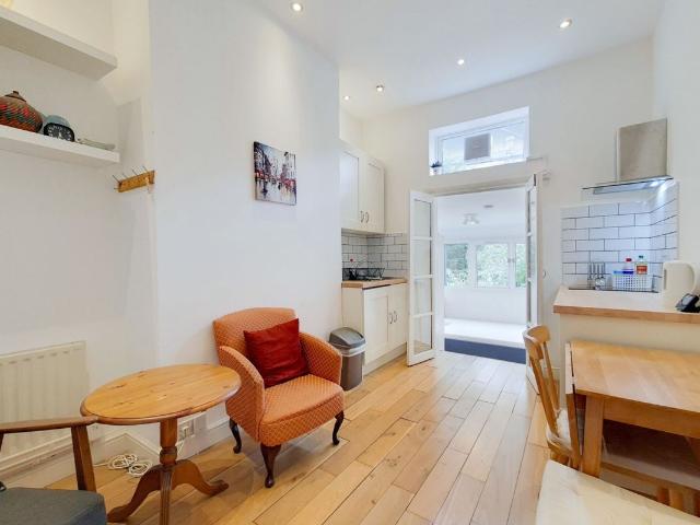 Hargrave Road N19, Studio to rent, £1,500 pcm | PrimeLocation