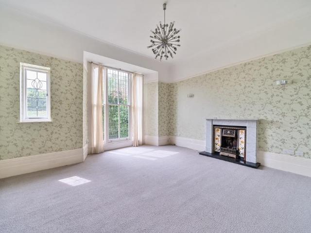 Haringey Park London N8 3 bed flat to rent £3,200 pcm £738 pw