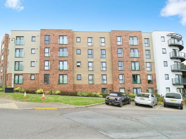 Harland Court, Bury St Edmunds IP32 2 bed apartment to rent £1,450 pcm £335 pw