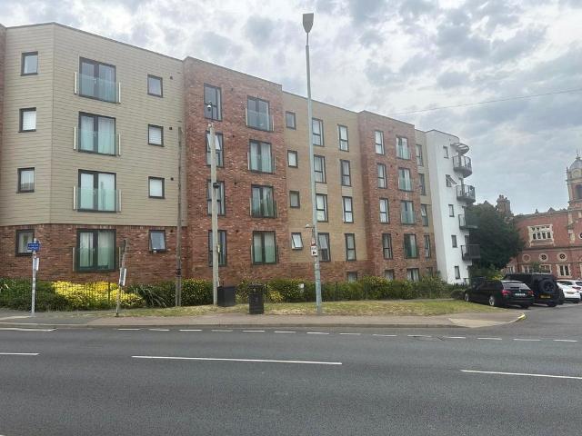 Harland Court, Station Hill, Bury St. 2 bed apartment to rent £1,450 pcm £335 pw
