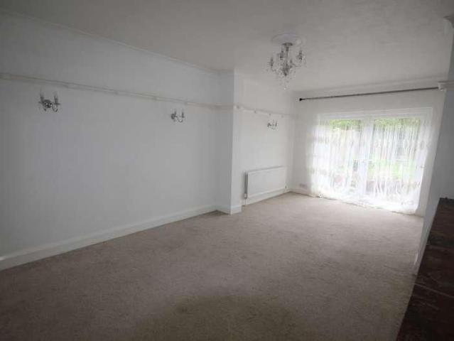 Harlaxton Street, Staffordshire, Burton Upon Trent, DE13